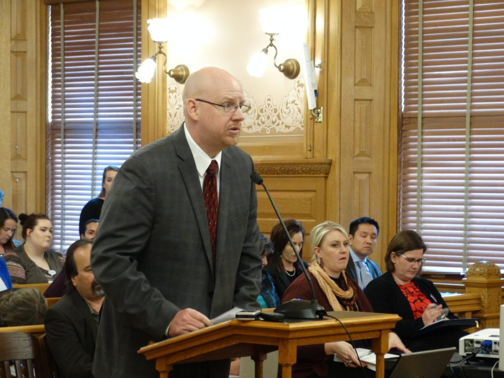 Kansas gives Medicaid contractor until June 1 to improve | News, Sports ...